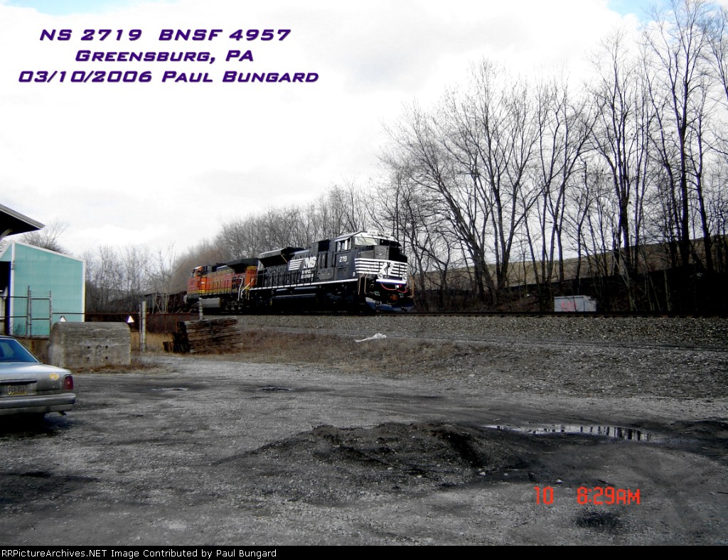 NS 2719 GP38 BNSF 4957 C44-9W 03/10/2006